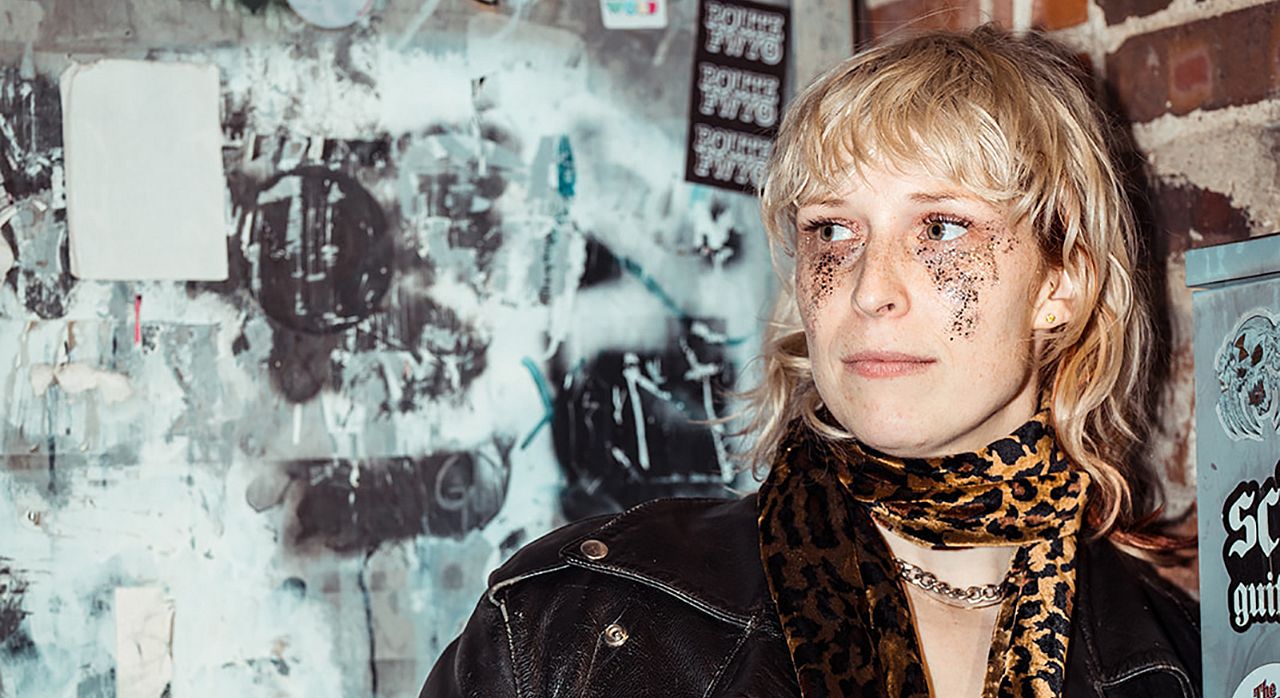 Liz Cooper with Dari Bay, Slark Moan Tickets at Tubby's in Kingston by ...