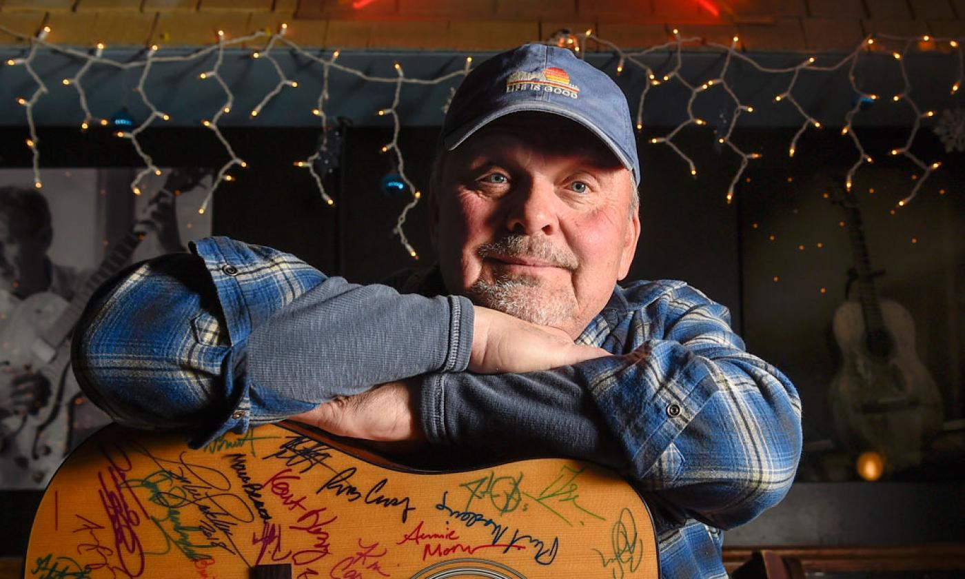 Pick Pick Pass w/ Kevin Mac Tickets at Chief's on Broadway in Nashville ...