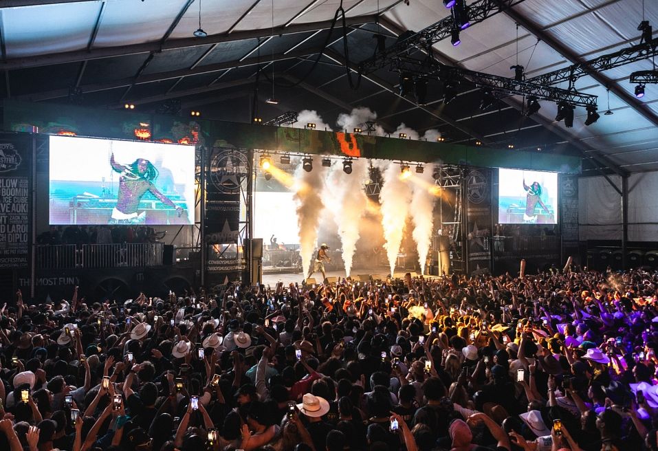 JULY 8 - VIP BOTTLE SERVICE SUITES Tickets at Cowboys Park (Reserved ...